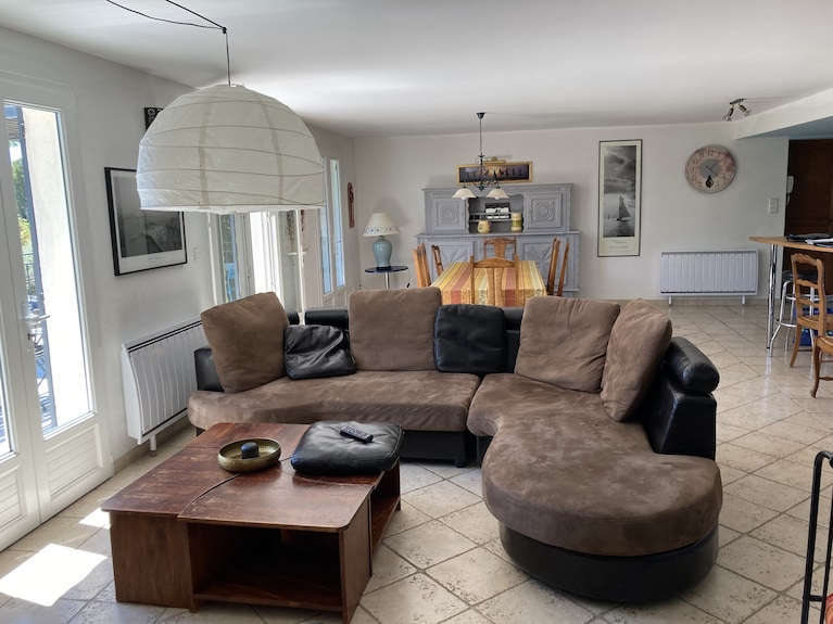 Grande Maison Contemporaine Avec Jardin - Trets