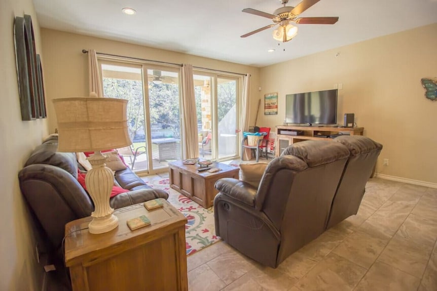 Rio Heaven 107 · Condo On The Guadalupe River - Winter Texans Welcome - Canyon Lake, TX