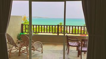 Suite Deluxe, 2 quartos, vista para o oceano | Sala de estar