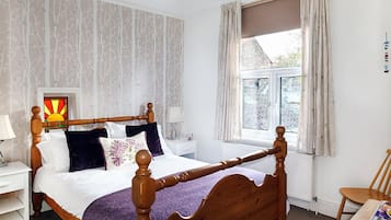 Quarto casal standard | Ferros/tábuas de passar roupa, Wi-Fi de cortesia, roupa de cama