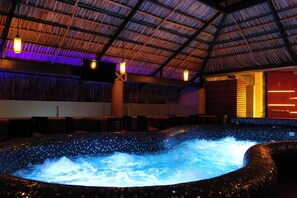 Banheira de hidromassagem