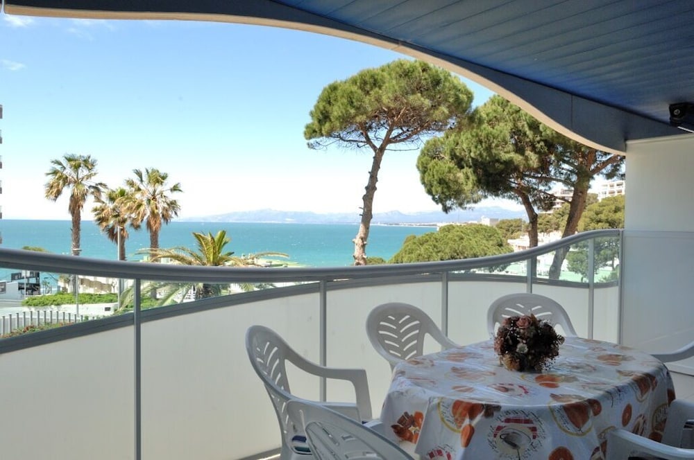 Apt 50 M. Beach, Sea Views, Air-conditioned, Swimming Pool, Wifi, Parking, - Tarragona