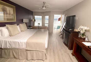 Quarto luxo, 1 cama King, vista para o oceano (Private Balcony) | Roupas de cama premium, camas com colchões pillow-top, cortinas blackout