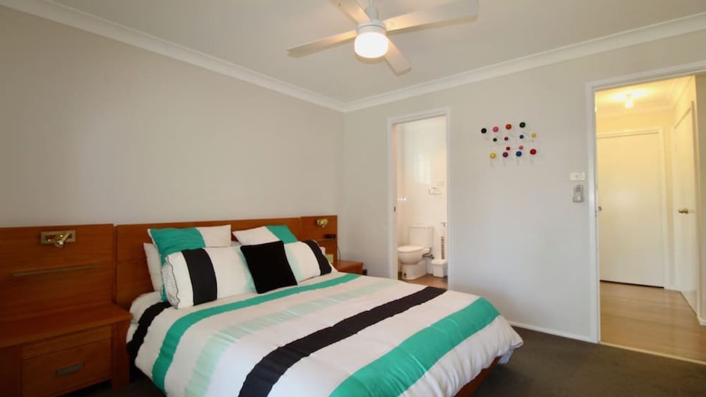 Wrights Beach Bungalow - Walking Distance To The Water - South Coast