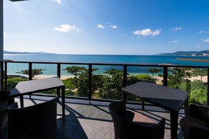 Condo superluxo, 2 quartos, vista para o oceano (Modern Suite, 3F [N]) | Roupas de cama antialérgicas, cortinas blackout, quartos à prova de som