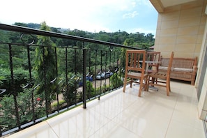 Apartamento Executivo, 3 quartos, vista para o campo de golfe | Varanda