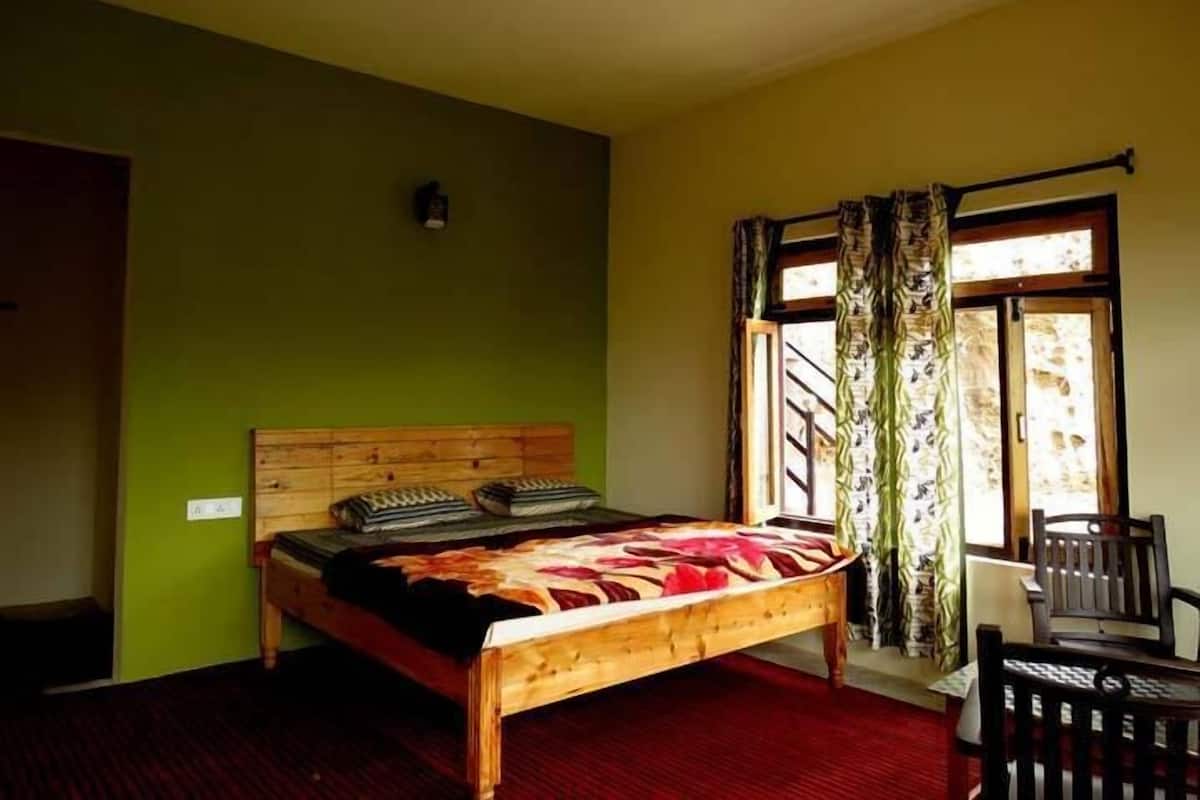 Quarto Duplo Deluxe | Cofre no quarto, quartos insonorizados, ferro/tábua de engomar