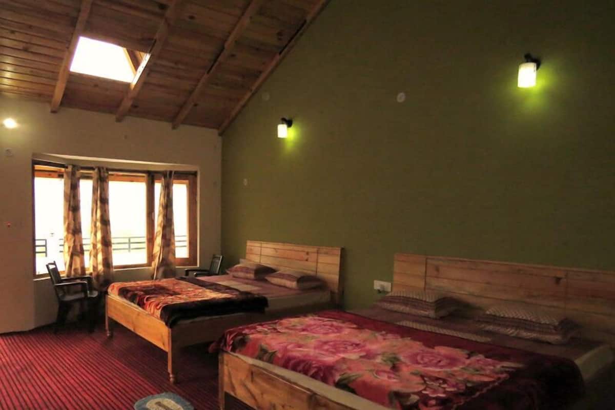 Quarto Familiar | Cofre no quarto, quartos insonorizados, ferro/tábua de engomar
