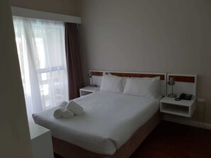 Quarto Twin | Cortinas/cortinados opacos, roupa de cama fornecida 