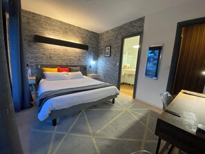 Quarto casal exclusivo | Individualmente decorados, individualmente mobiliados, escrivaninha