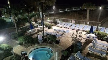 Área para churrascos e piqueniques