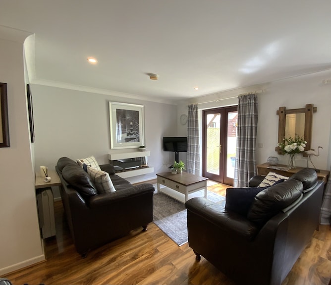 Family Owned Cottage Set In Beautiful Landscape Gardens. - Penryn