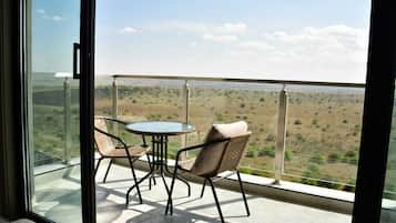 Apartamento, 2 quartos, varanda | Lençóis de algodão egípcio, roupa de alta qualidade, edredões de penas