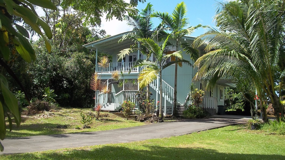 Big Island "Whole House 5br/2ba" Retreat For Work & Play!  Sleeps 16 - Keaau, HI