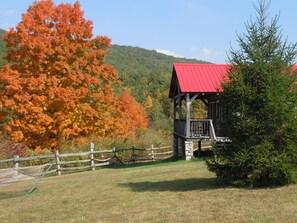 Enjoy country life on a beautiful mountain horse farm setting - Warm ...
