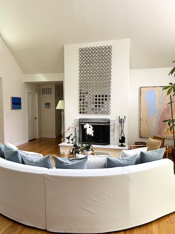 Hermosa Casa Contemporánea De East Hampton Con Sábanas Y Toallas De Lujo - East Hampton, NY