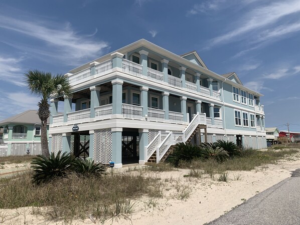 Beach Castle - 9BR Gulf Side Home with Incredible Views - Perfect for ...