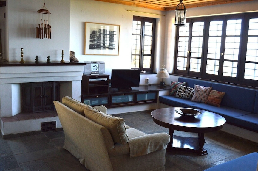 Villa De Campagne Avec Vue Imprenable, Proche Des Sites Importants Et Des Plages. - Grèce