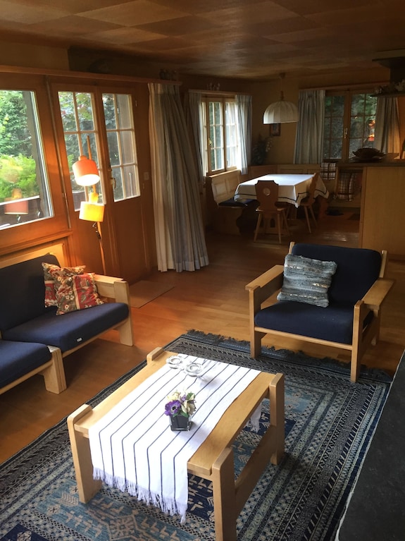 Charmant Chalet De Style Familial Avec Vue Imprenable Sur Le Rinderberg - Suisse