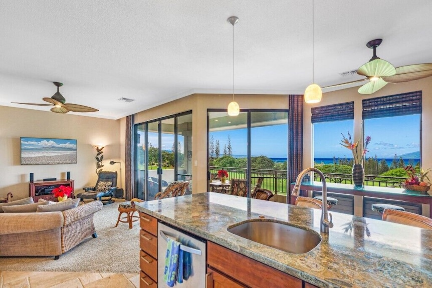 2 Tickets To Paradise ~ One Of Our Best, 5 Stars - 하와이