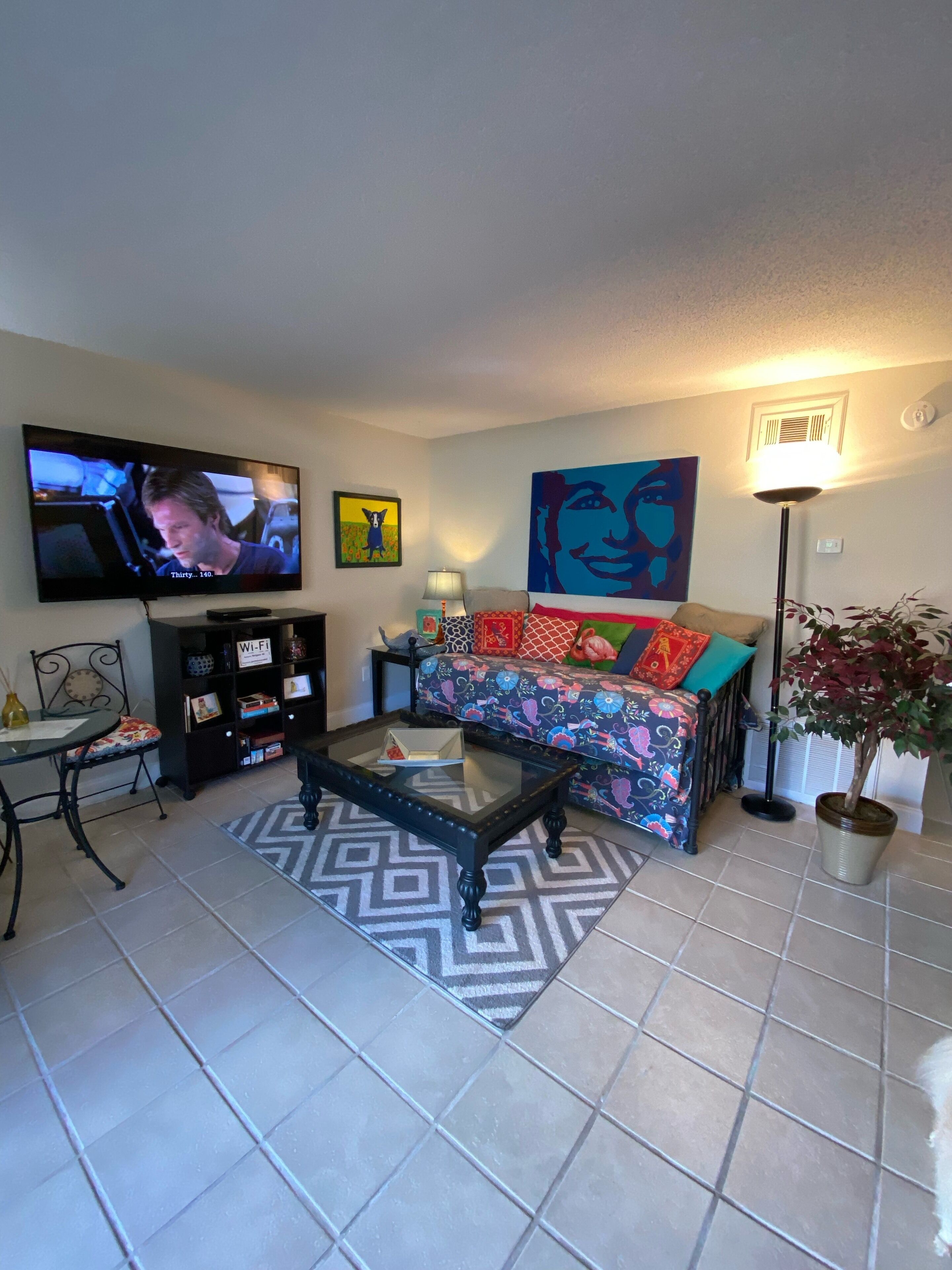 Waterfront  Bungalow On Bayou Bonfouca-- Next To Palmettos - Slidell, LA