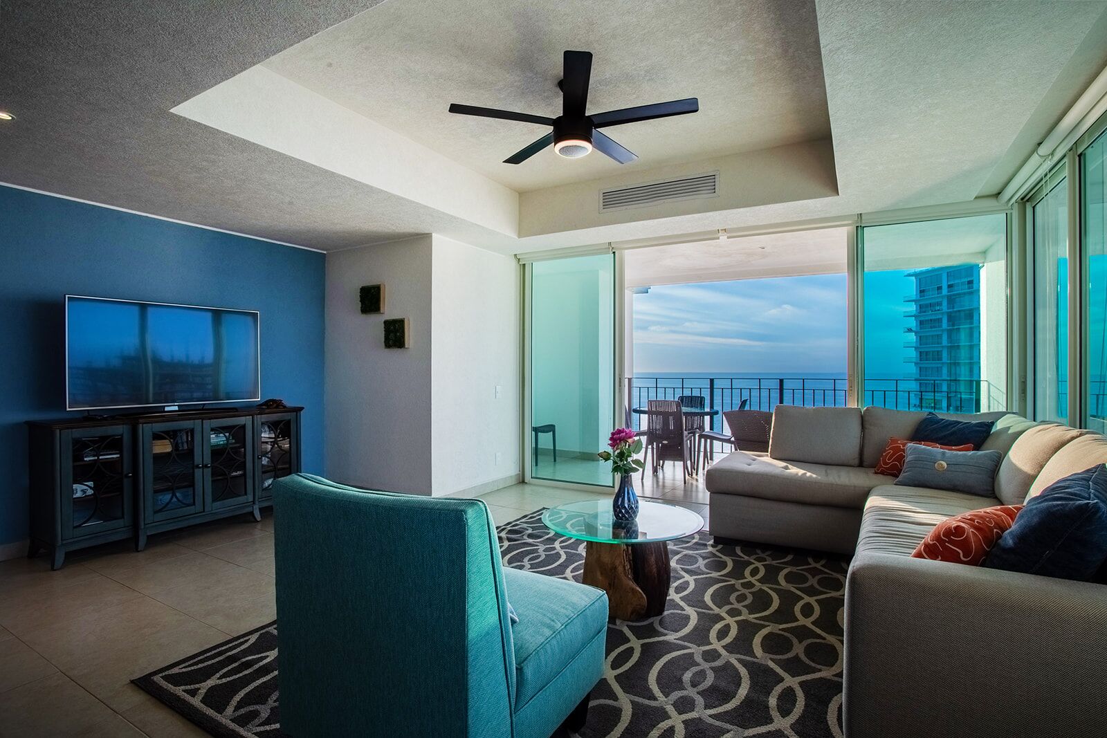 Oceanfront Condo In Tropical Paradise Awaits You At The Grand Venetian! - Puerto Vallarta