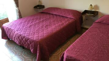 Quarto Quádruplo Comfort, casa de banho privativa (Mare) | 1 quarto, minibar, Wi-fi grátis, roupa de cama fornecida