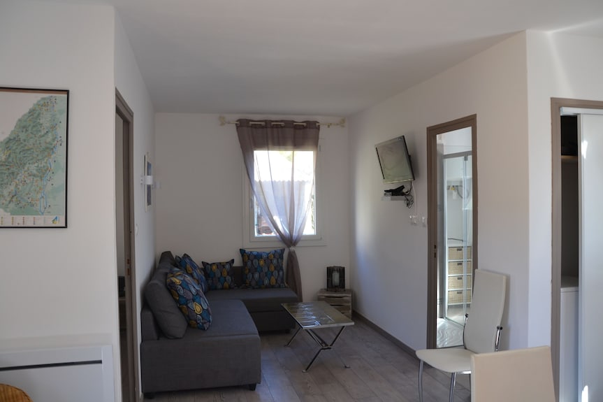 Gîte Avec Barbecue Et Terrasse Clos à Proximité De Commerces Et De Rivières - Lagorce