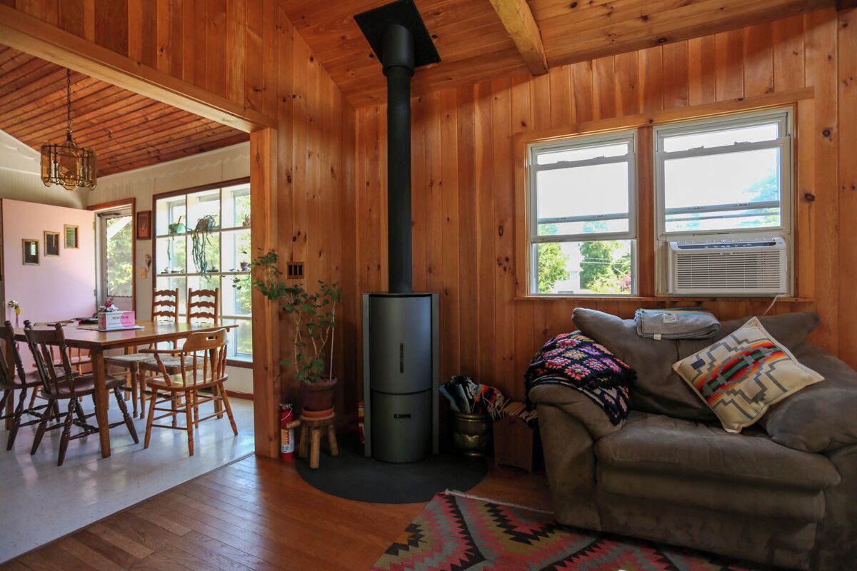 ビーチや街から徒歩5分の魅力的なビーチバンガロー - モントーク, NY