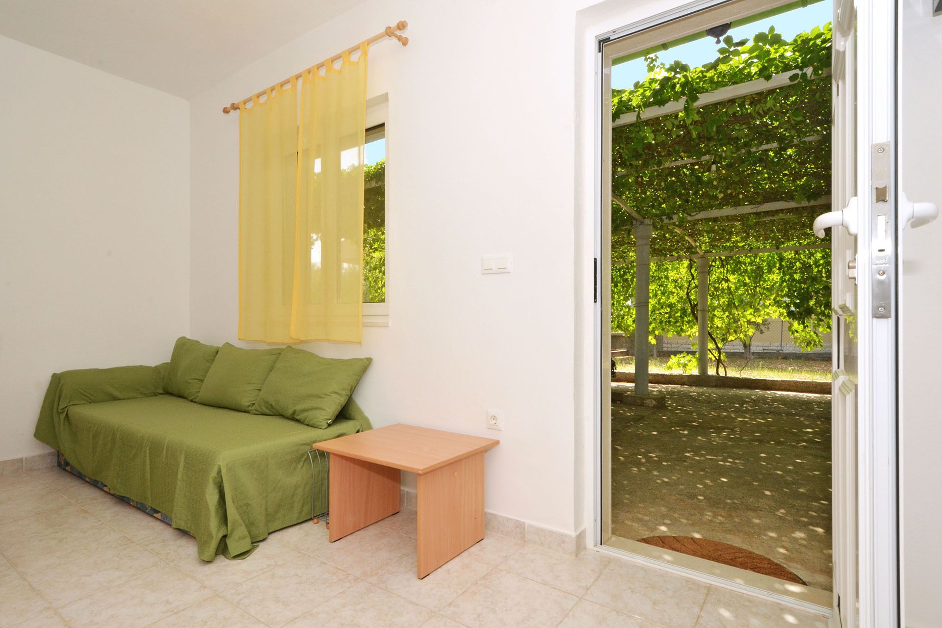 Bungalow Lukas 3, For 2+1 Persons, Quiet Area In A Green Environment - Croatia