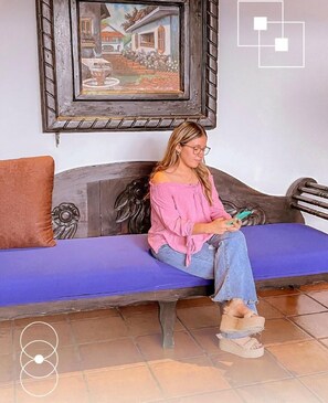 Smart TV de 40 de polegadas com canais por cabo, Netflix, filmes pagos 