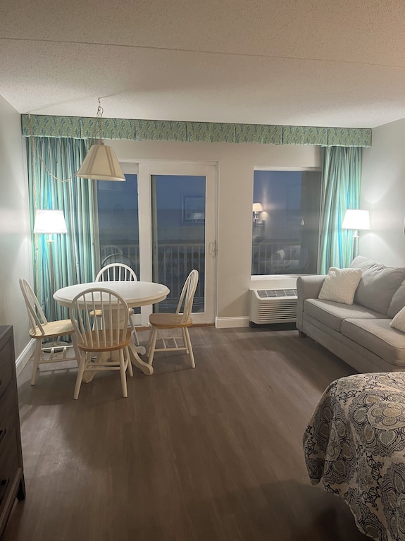 Oceanfront Steps To The Beach, Private Balcony W/fantastic Views!! Book Now - Rye, NH
