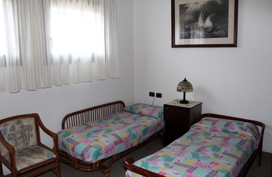 Elegant Villa Surrounded By A Large Garden Available To Guests - 科莫湖