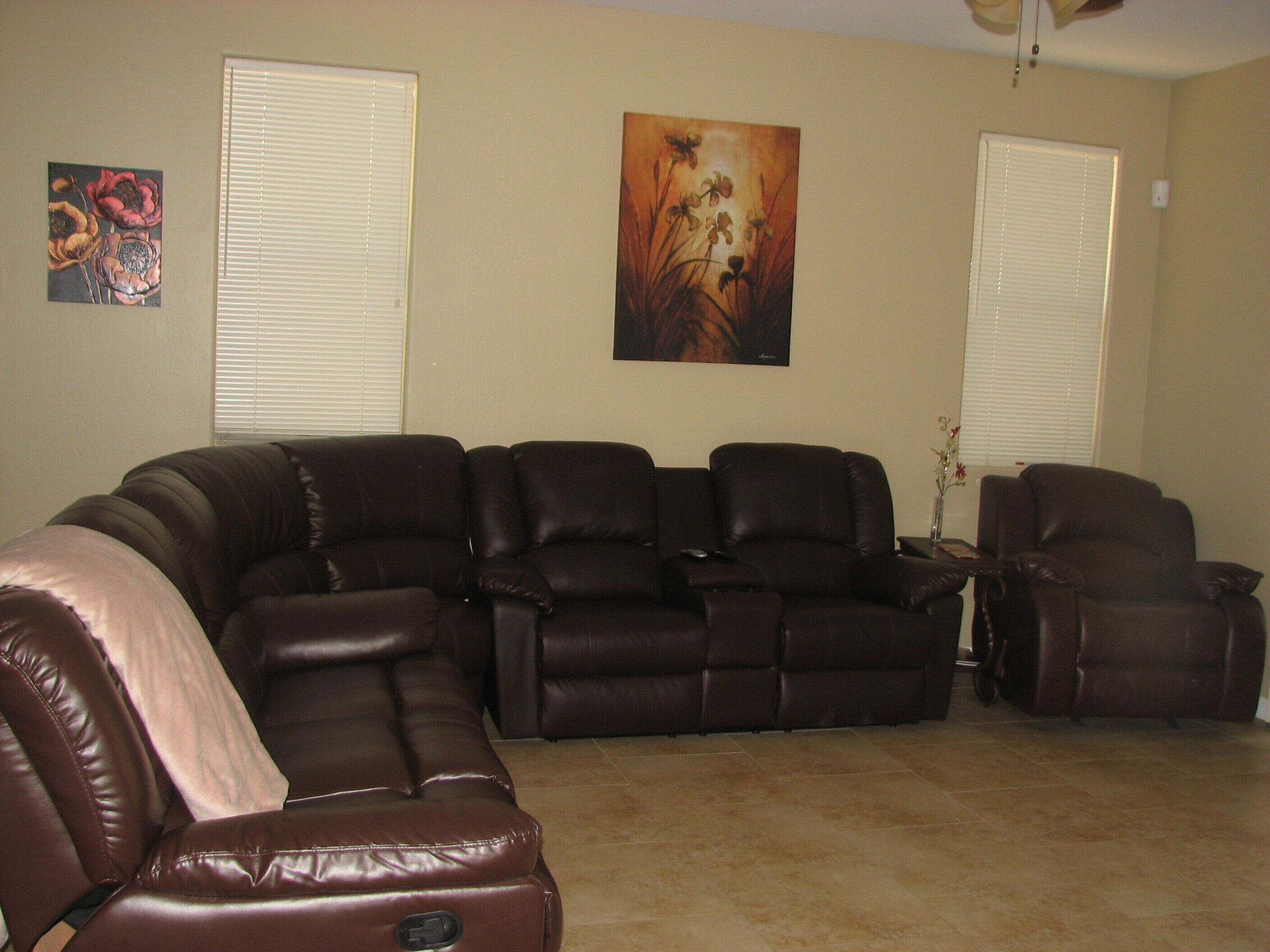 5 Bedrooms, 3 Baths With Heated Pool/spa Within Minutes Of The Goodyear Ballpark - Goodyear, AZ