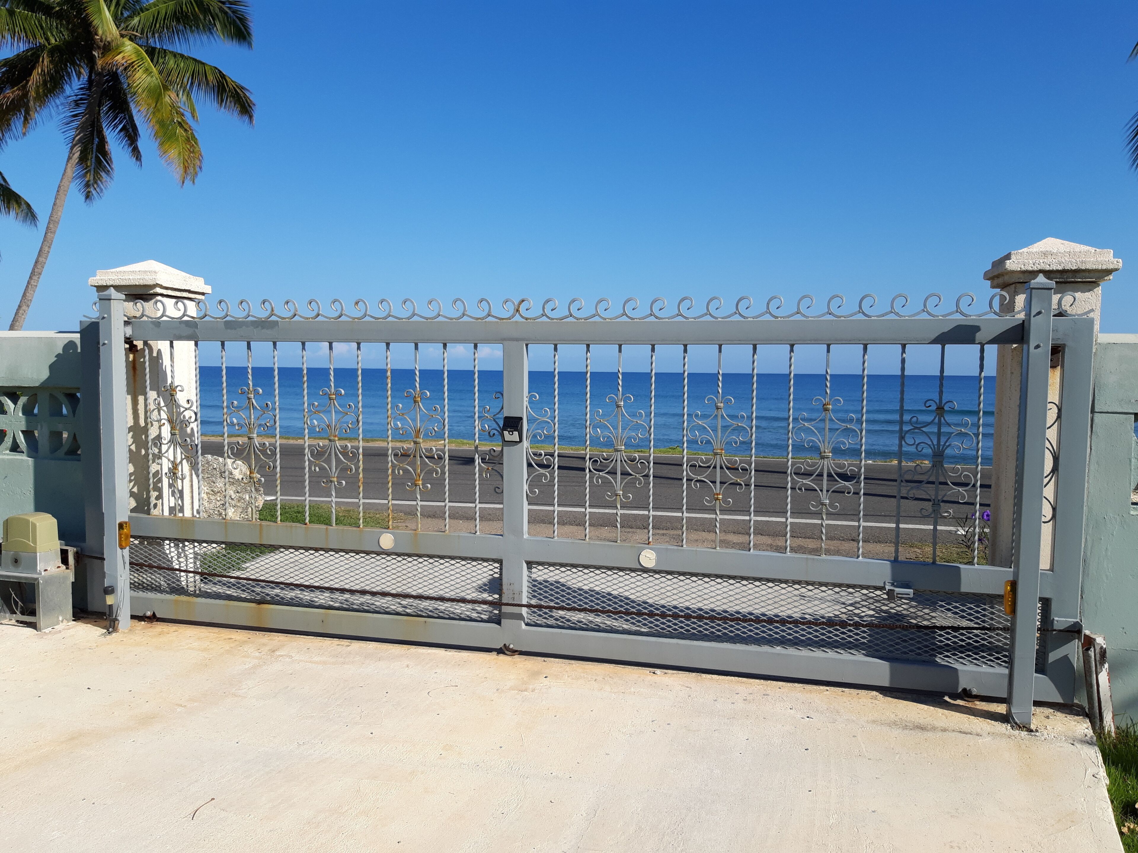 Beachfront, Walk to Restaurants & Surfing area, WIFI, SolarPower, Gated ...