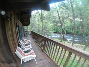 Bushkill Creek Waterfront Chalet Near Bushkill Falls - Bushkill | Vrbo