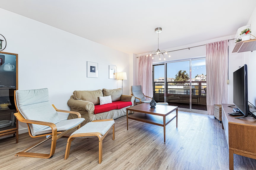 Vera Beach House, Große 2-zimmer-wohnung Von Ihrem Gastgeber Emiel - Portimão