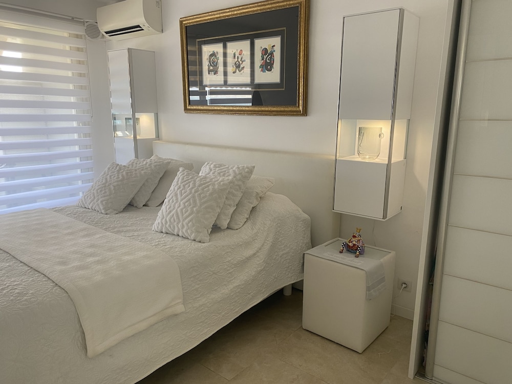Beau Condo Entièrement Rénové Sur Le Littoral De La Côte D'azur - Villeneuve-Loubet