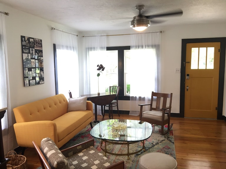 Newly Renovated Craftsmen Cottage Minutes To Texas A&m - Caldwell, TX