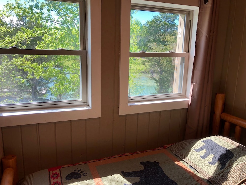 Special Rates Douglas Lake Front Cabin Retreat W/ Boat Ramp And Private Dock - Dandridge, TN