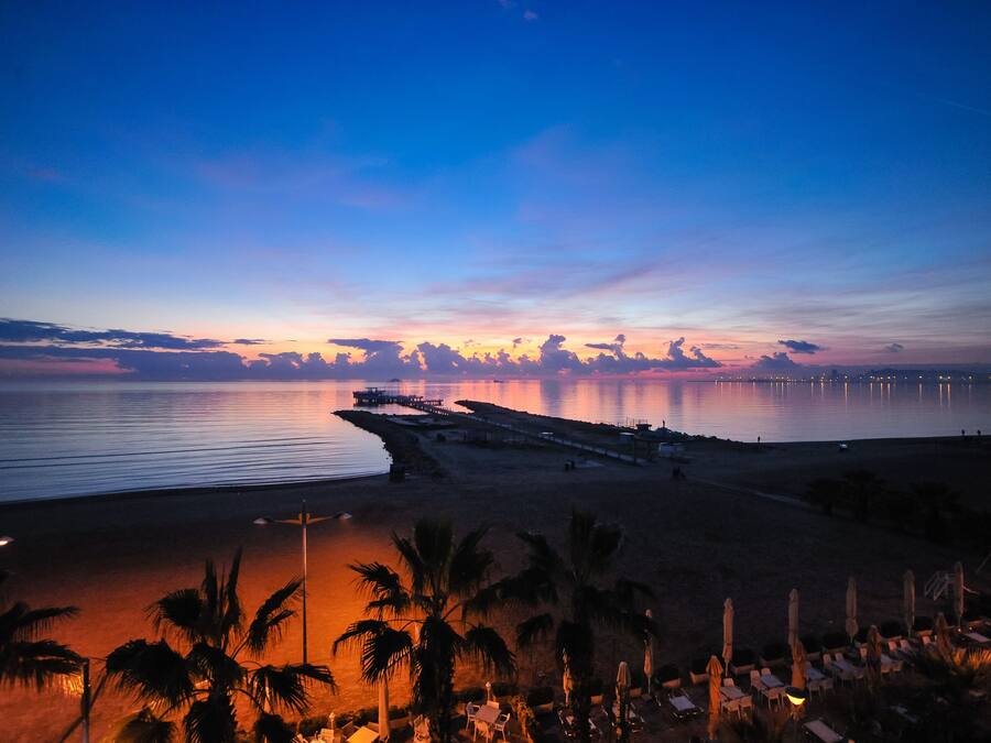 Praia particular, guarda-sóis