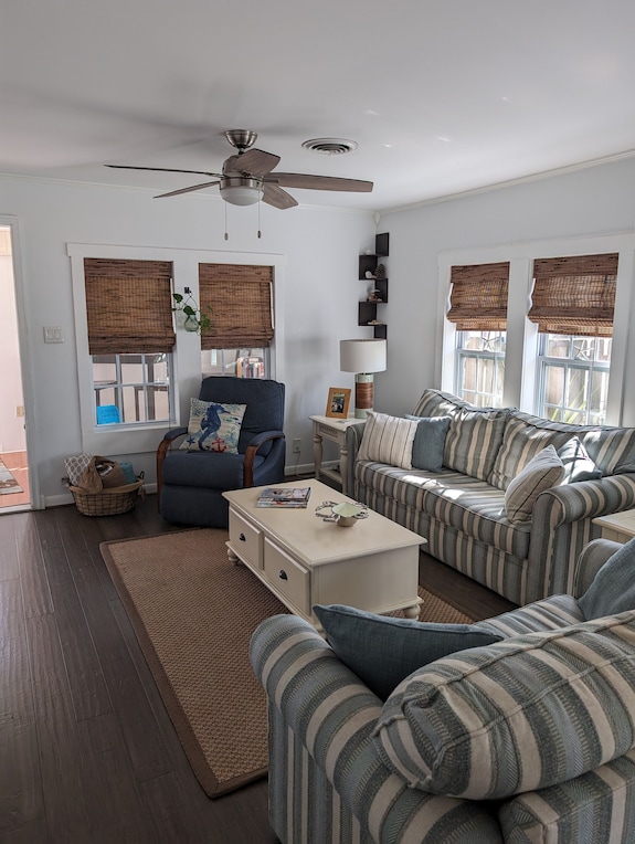 Cozy Cottage 1 Mile From Holden Beach And Boat Launch. Dog Friendly!! - Holden Beach, NC