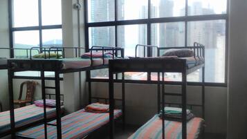 Quartos insonorizados, Wi-fi grátis, roupa de cama fornecida