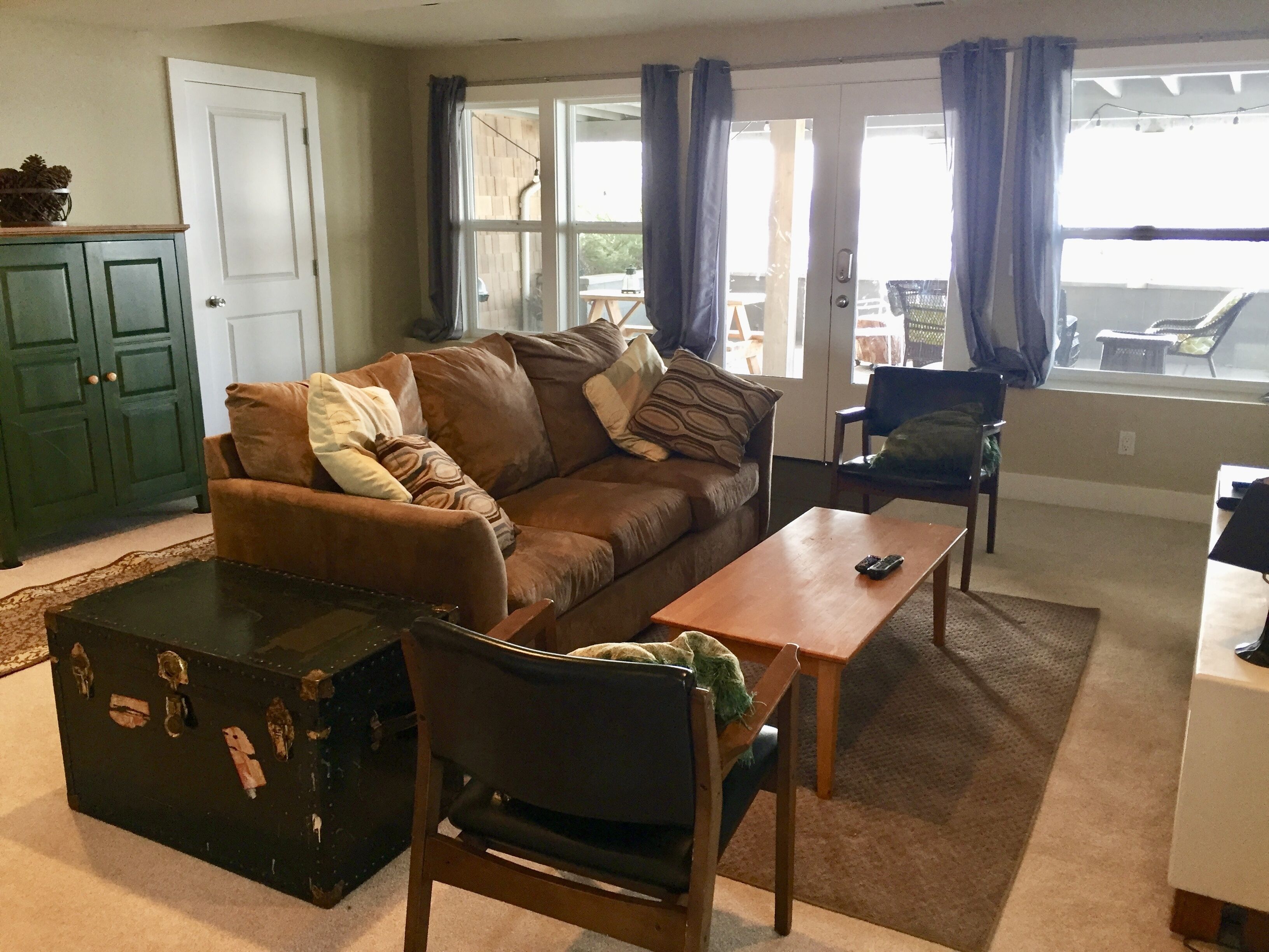 Lake And Mountain Views - 2 Bedroom, 3/4 Bath - Bellevue, WA