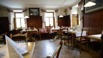 Pequeno-almoço tipo buffet diário incluído