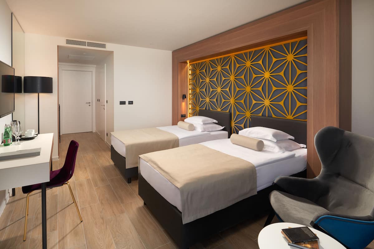 1 quarto, minibar, cofre no quarto, secretária
