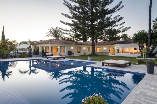 Exclusive 5star Sea View Villa Elviria - Marbella