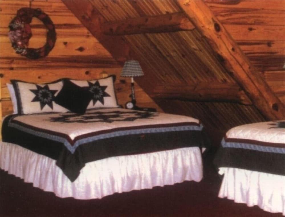 The Honey Dew Log Lodge In Egg Harbor Door County Wisconsin - Egg Harbor, WI