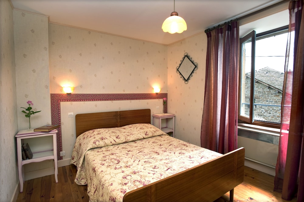 A 7 Km Du Chef Lieu. Situation Idéale Pour Rayonner Et Découvrir La Lozère - Mende