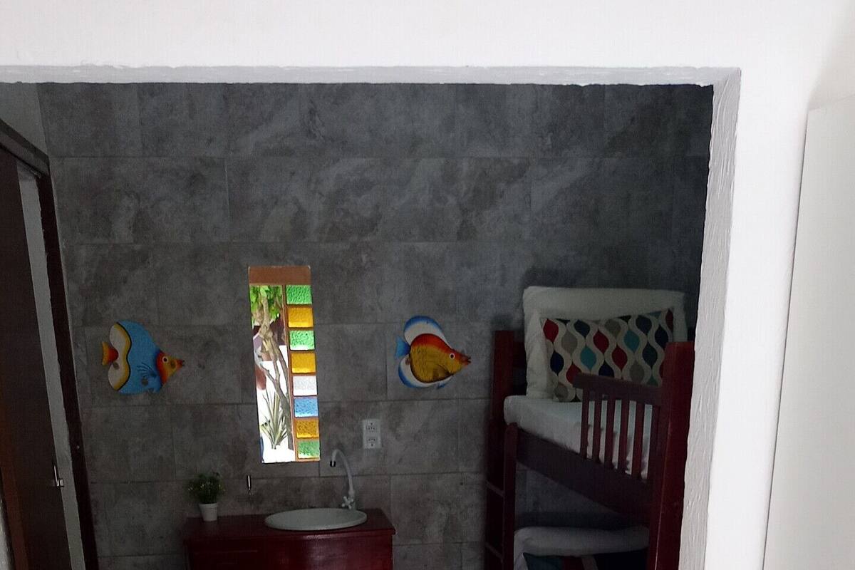 Quarto Familiar | Minibar, cortinas/cortinados opacos, ferro/tábua de engomar 